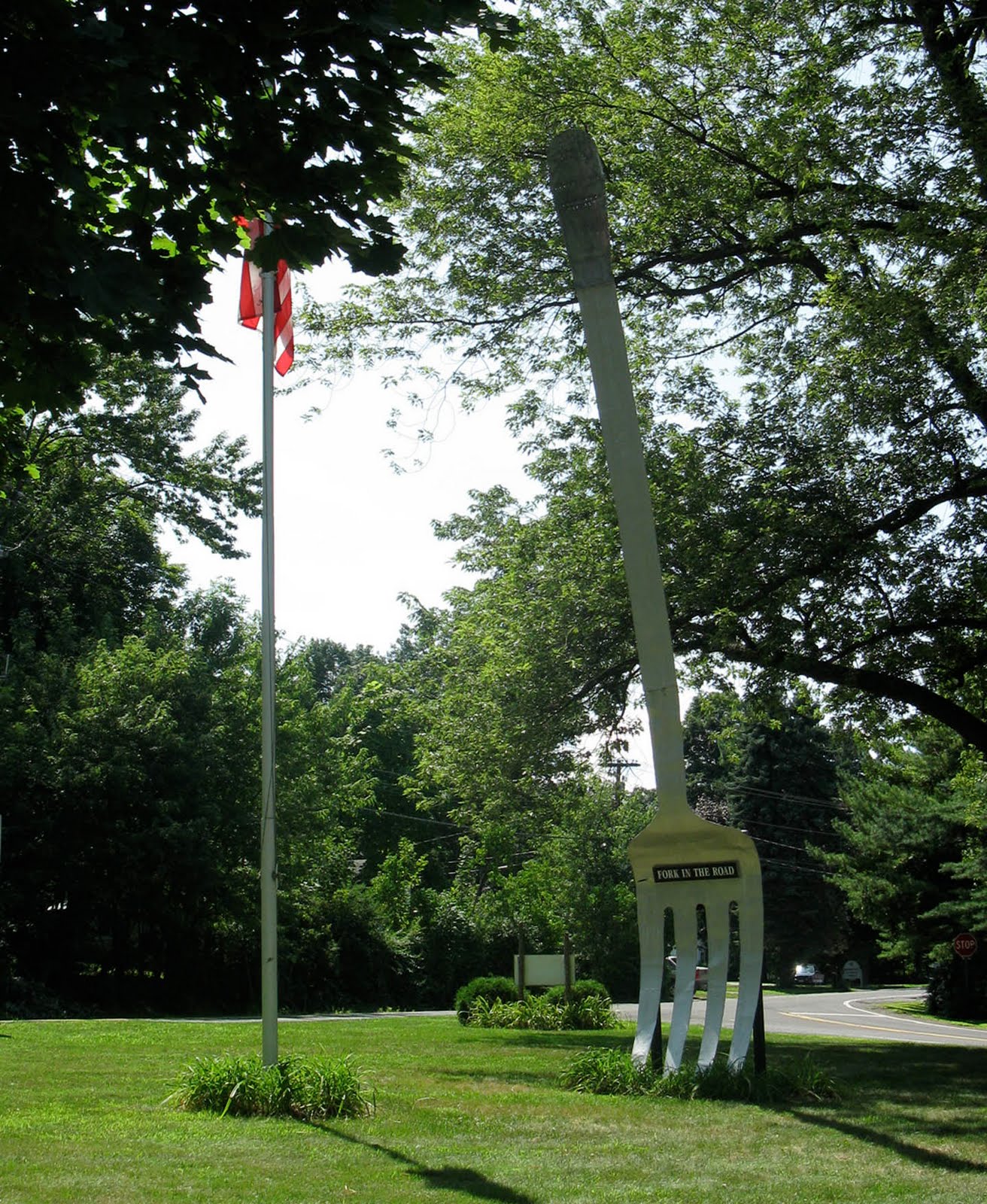 Eccentric Roadside: The New York Tines: Rock City, New York's fork in ...