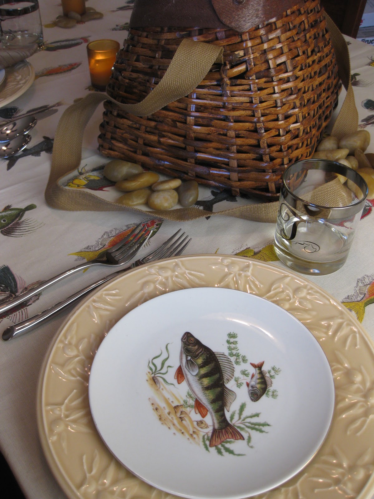 Henrietta's House: Happy Hour With a Table That's Elegant and Manly