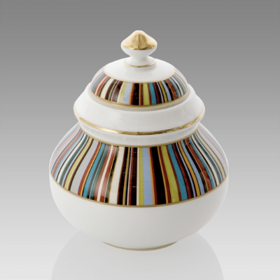 Patrick J. Baglino, Jr. Interior Design: Paul Smith. Fine China.