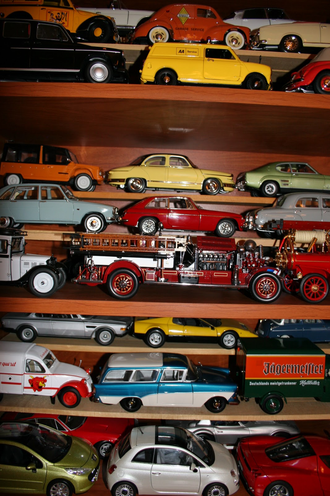 SERGIO GOLDVARG: Pictures of my scale model car collection