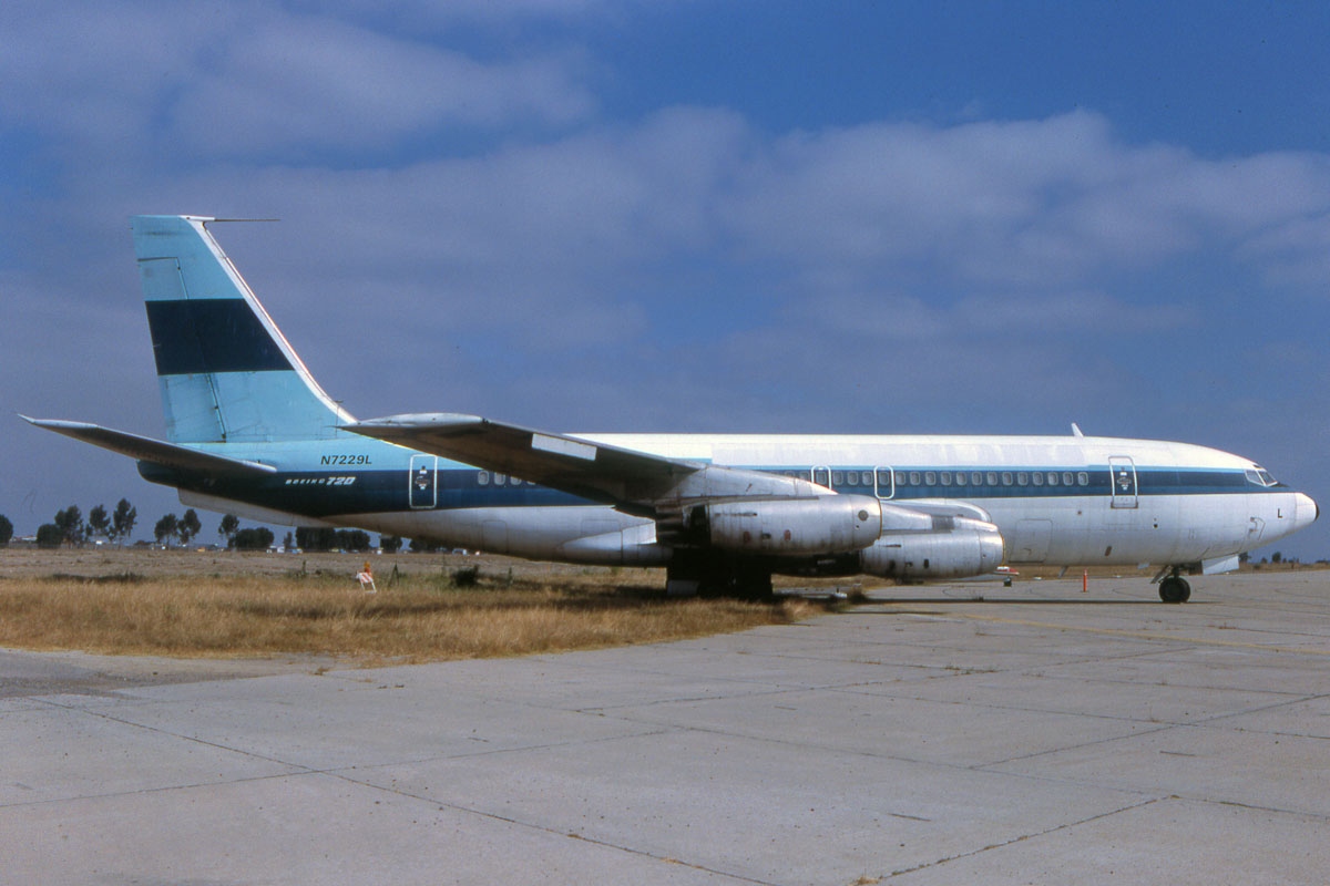 PlaneSpotters Slide-Collections: Eagle International Ministrie B720 N7229L