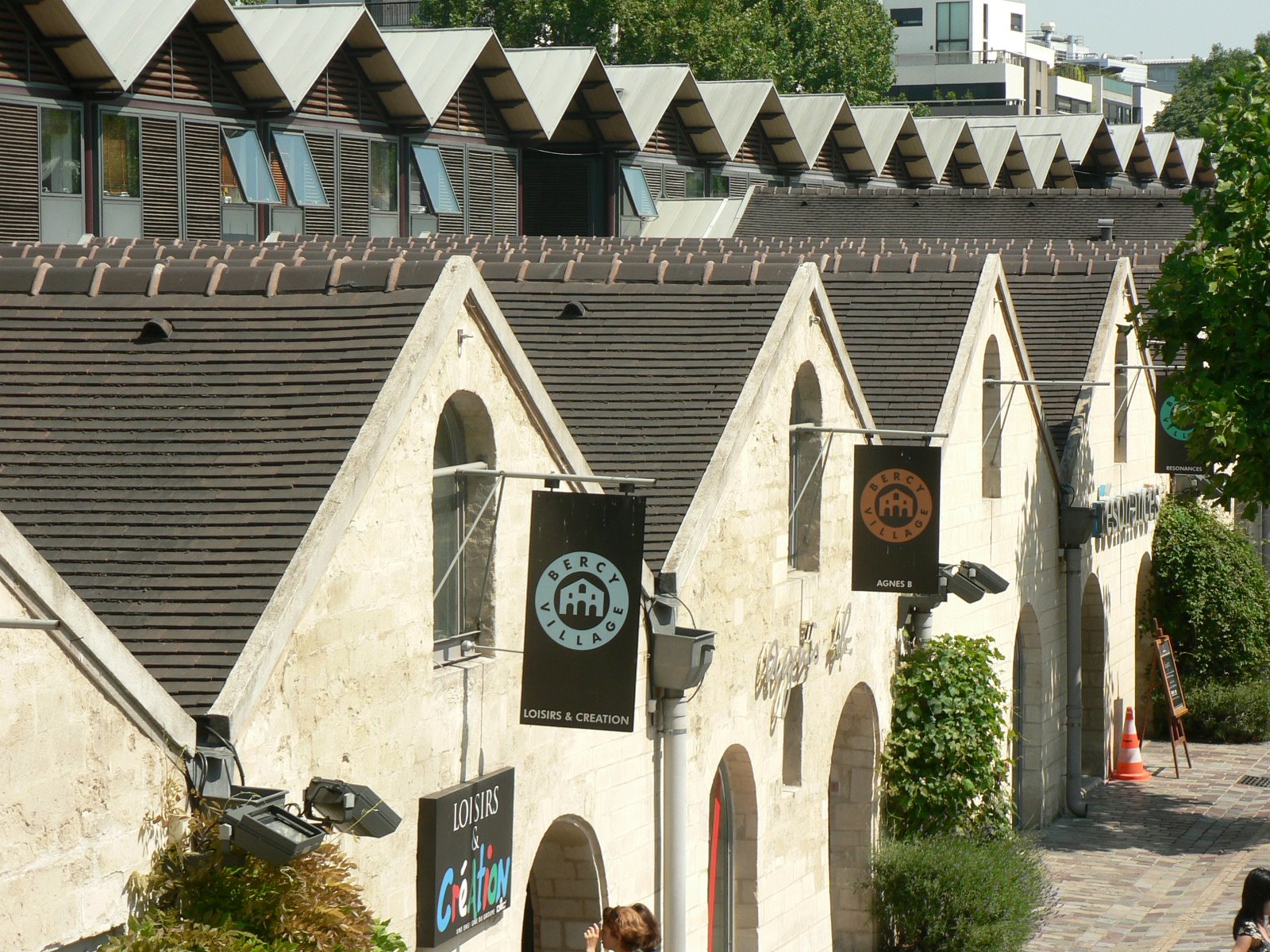 BERCY VILLAGE - Updated March 2026 - 26 Photos & 124 Reviews - 28 rue ...