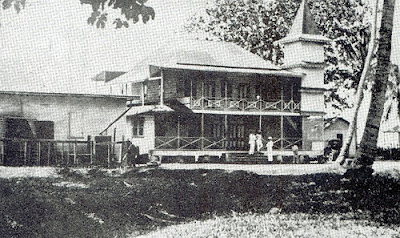 Rabaul Daily Photo: Emma, Queen of the South Seas