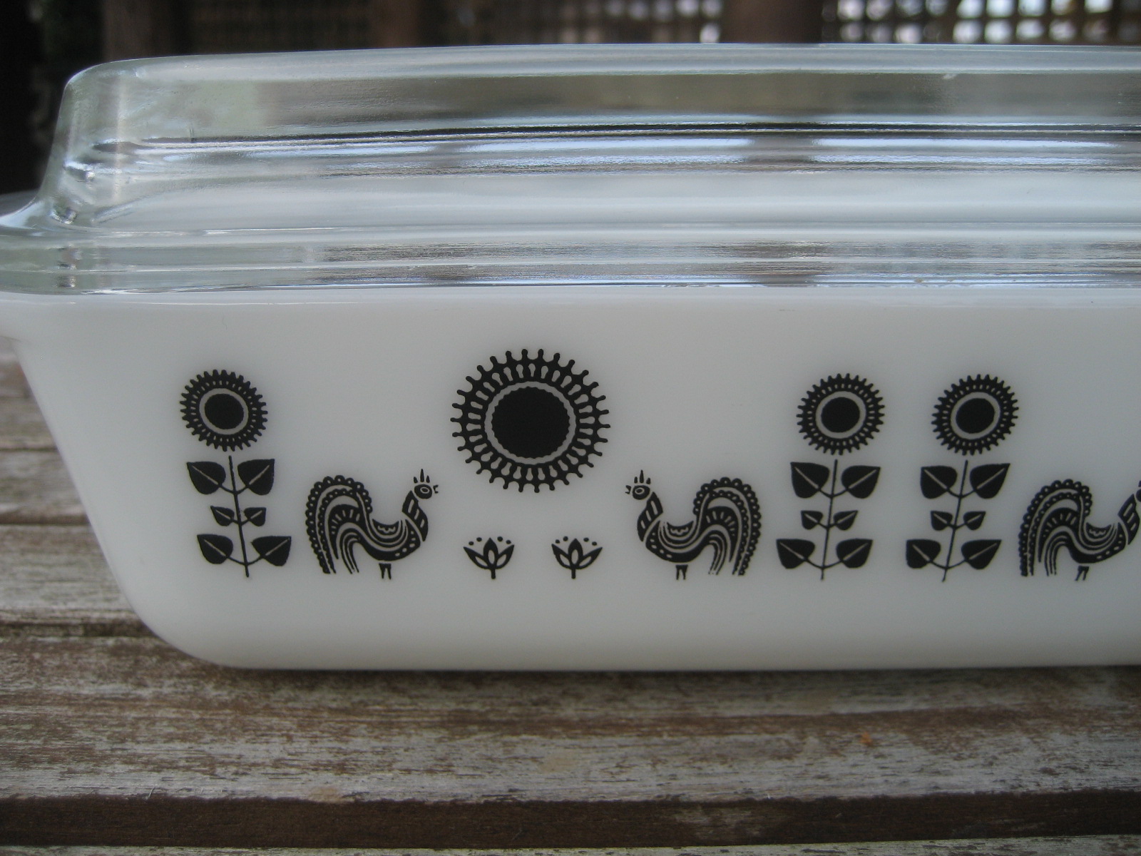 Six Balloons Vintage Delights: Vintage Pyrex Promotional Rooster Pan