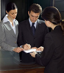 ARENAS Y ASOCIADOS SAS: SERVICIOS