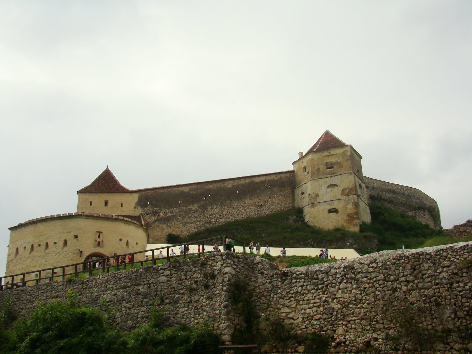 Cetatea Rasnov | ici-colo.ro - călătorii altfel