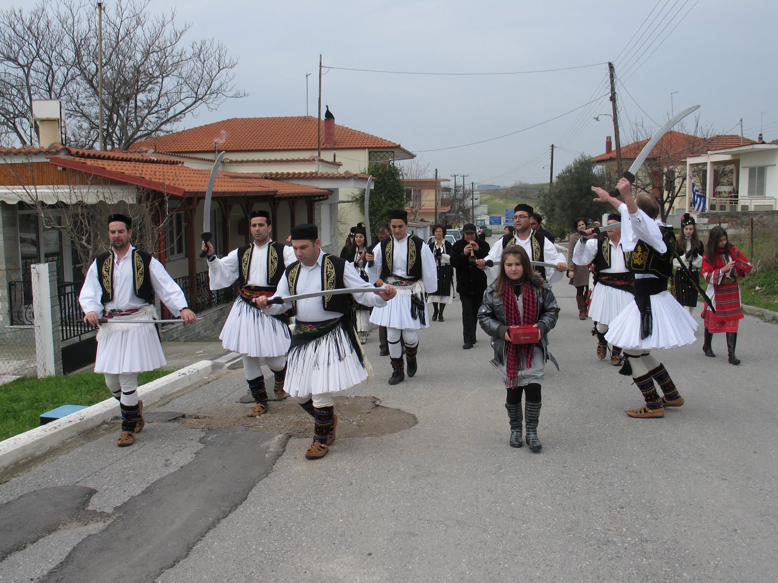 folklore-Παράδοση-Πολιτισμός: Το έθιμο "Ρουσαλίες" στην Πέλλα, από τον ...