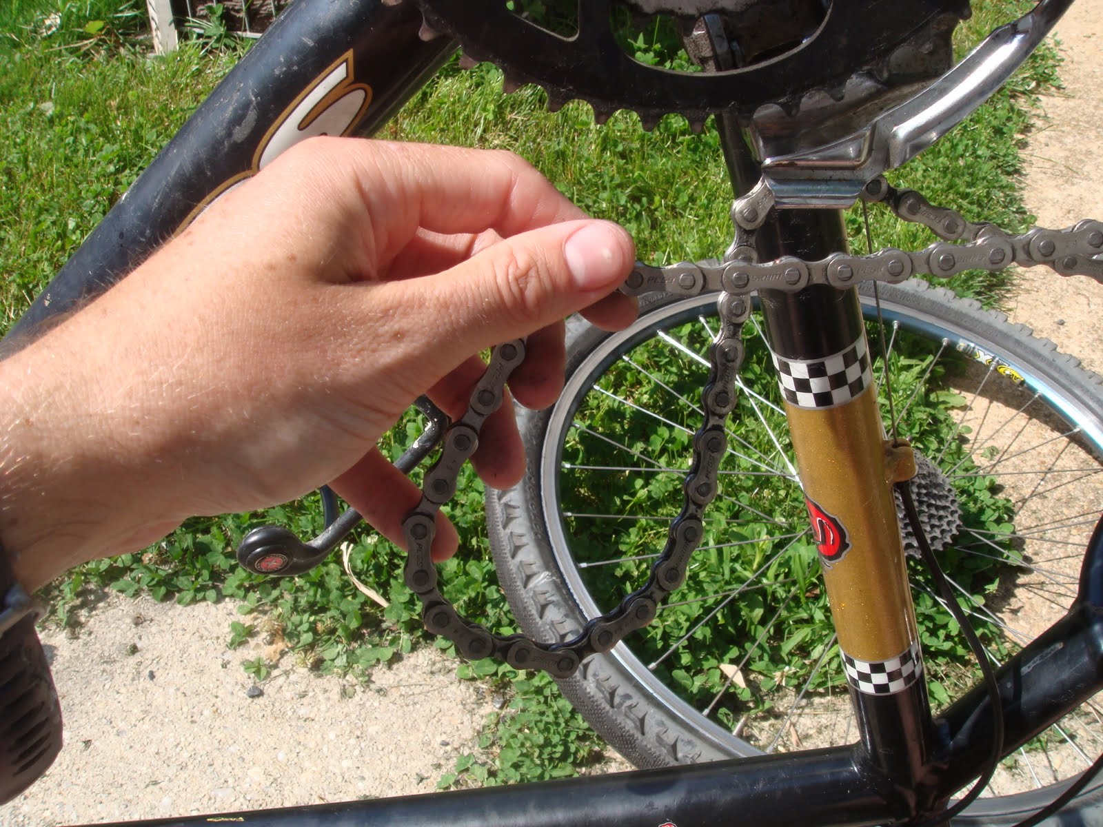Five Fingered Running In Baltimore How To Get A Loop Or Gordian Knot Out Of A Bike Chain