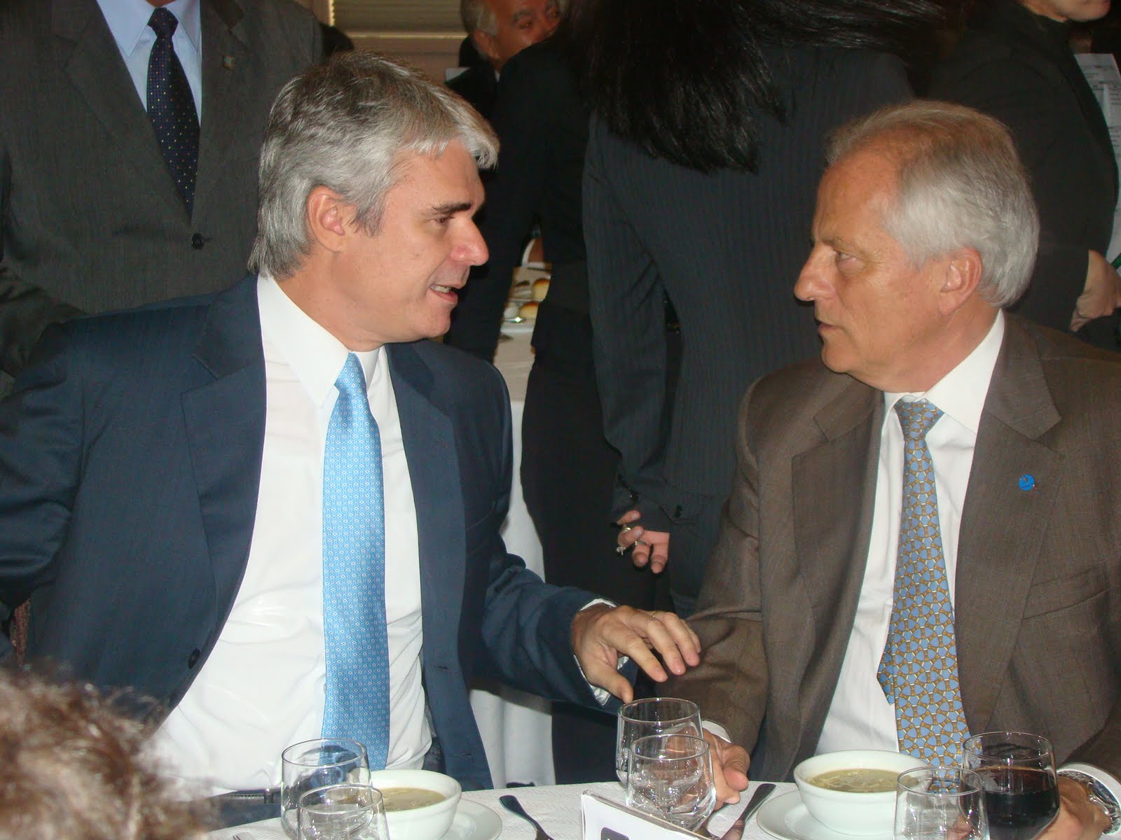 Evento em Destaque: Bernardo Gradin faz palestra no TÁ NA MESA da ...