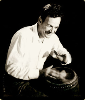 Cambio radical: Richard Feynman tocando los bongós (2)