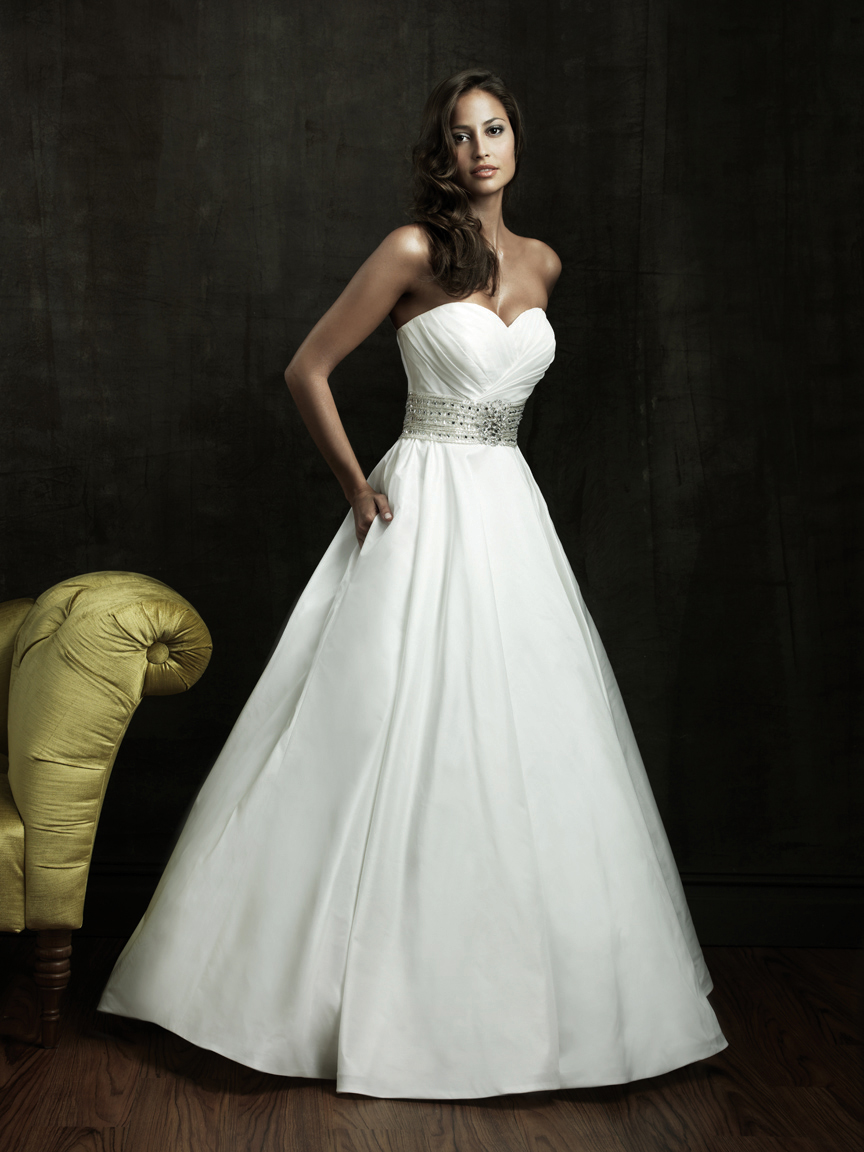 A Simply Elegant Blog: Modern Ballgown!