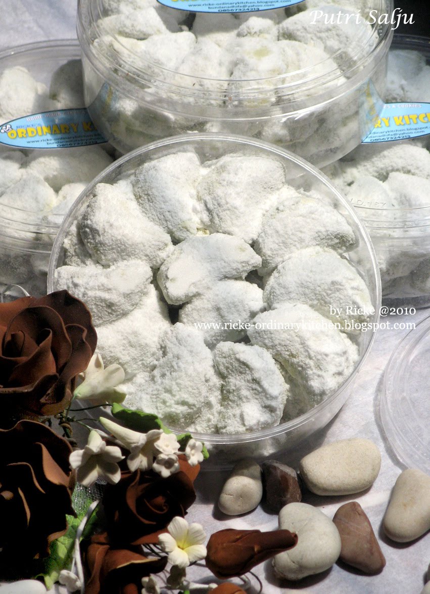 Just My Ordinary Kitchen...: KUE PUTRI SALJU (SNOW WHITE COOKIES)
