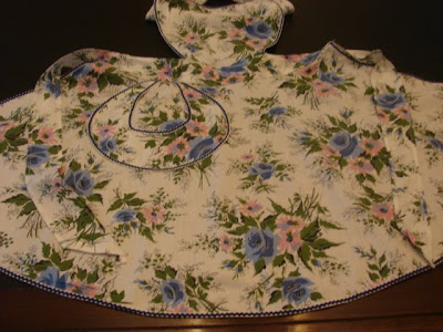 New York Vintage Linens: Vintage Aprons - Memories of holiday family ...