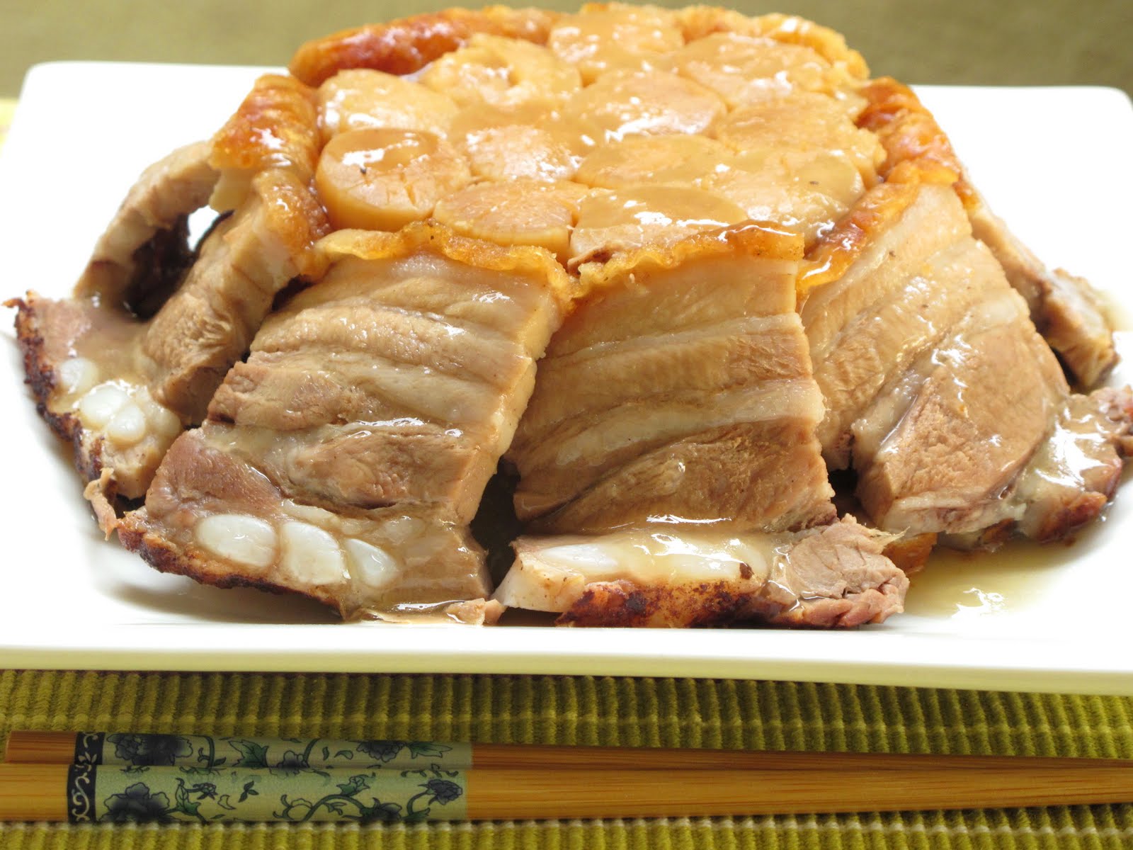 Nasi Lemak Lover: Steamed BBQ pork, scallop and cabbages