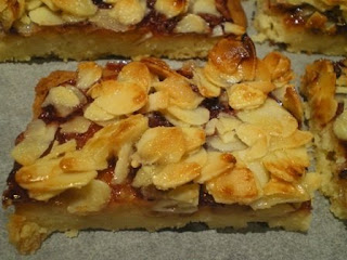 My Cooking n' Baking: Almond and Raspberry Slice