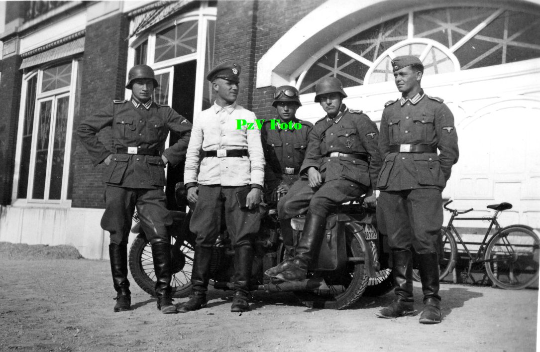 NAZI JERMAN: Foto 4. SS-Polizei-Panzergrenadier-Division