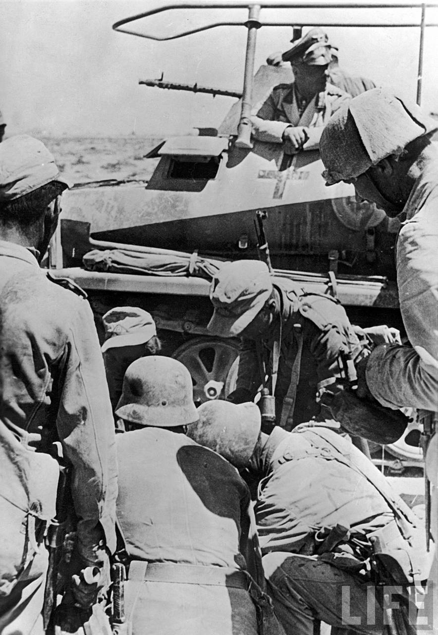 NAZI JERMAN: Foto Erwin Rommel Sebagai Panglima Afrikakorps