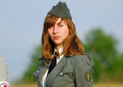 NAZI JERMAN: Album Foto Reenactor Helferinnen Dari Seluruh Dunia