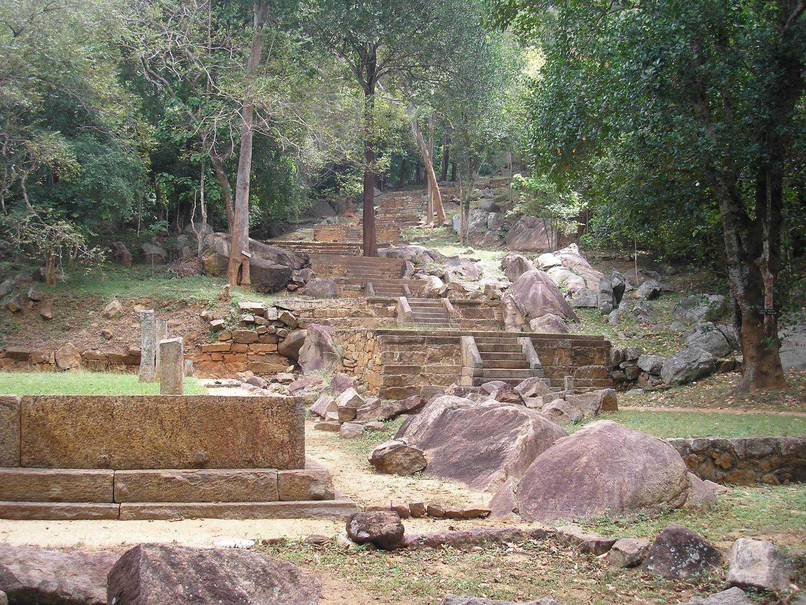 harithacharika - Travelling Nature in Sri Lanka: Kapugala & Kalthota