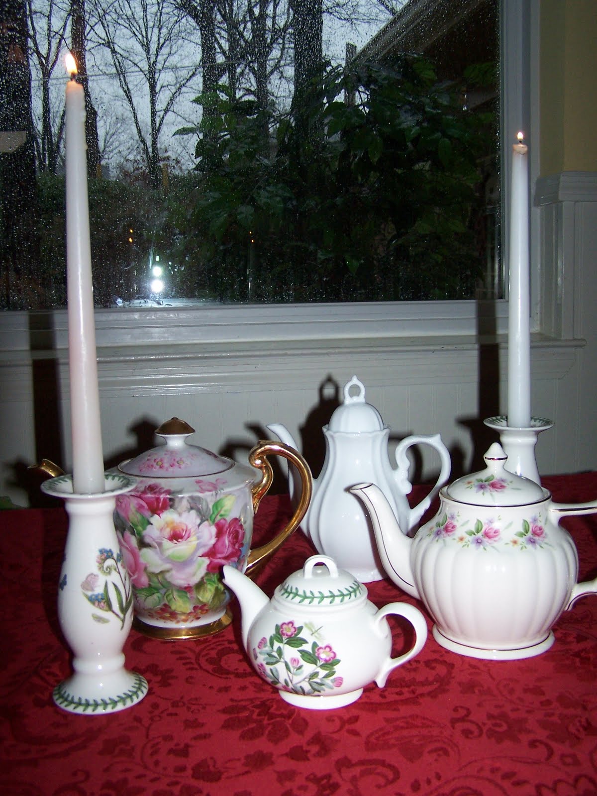 Under Her Wings: Favorite tea pots and tea cups for Valentine's Day