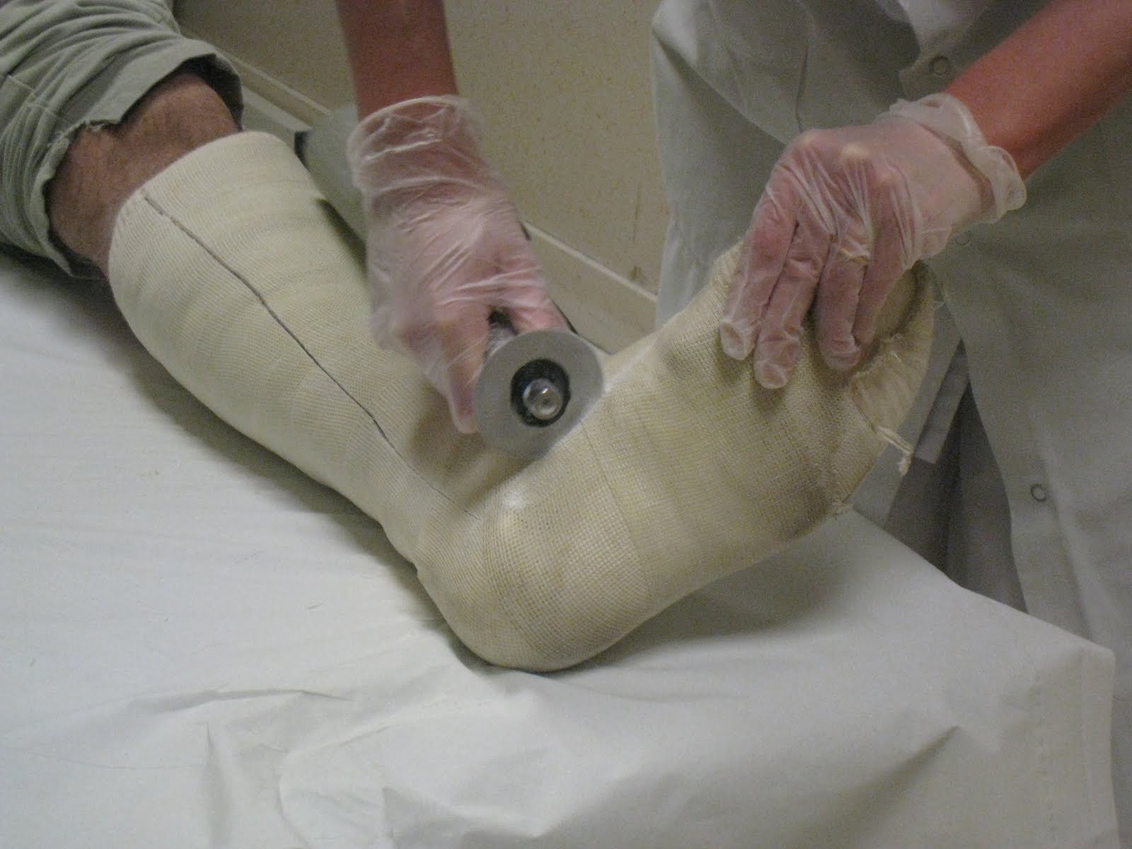 A Malaysian in France: No see no cast