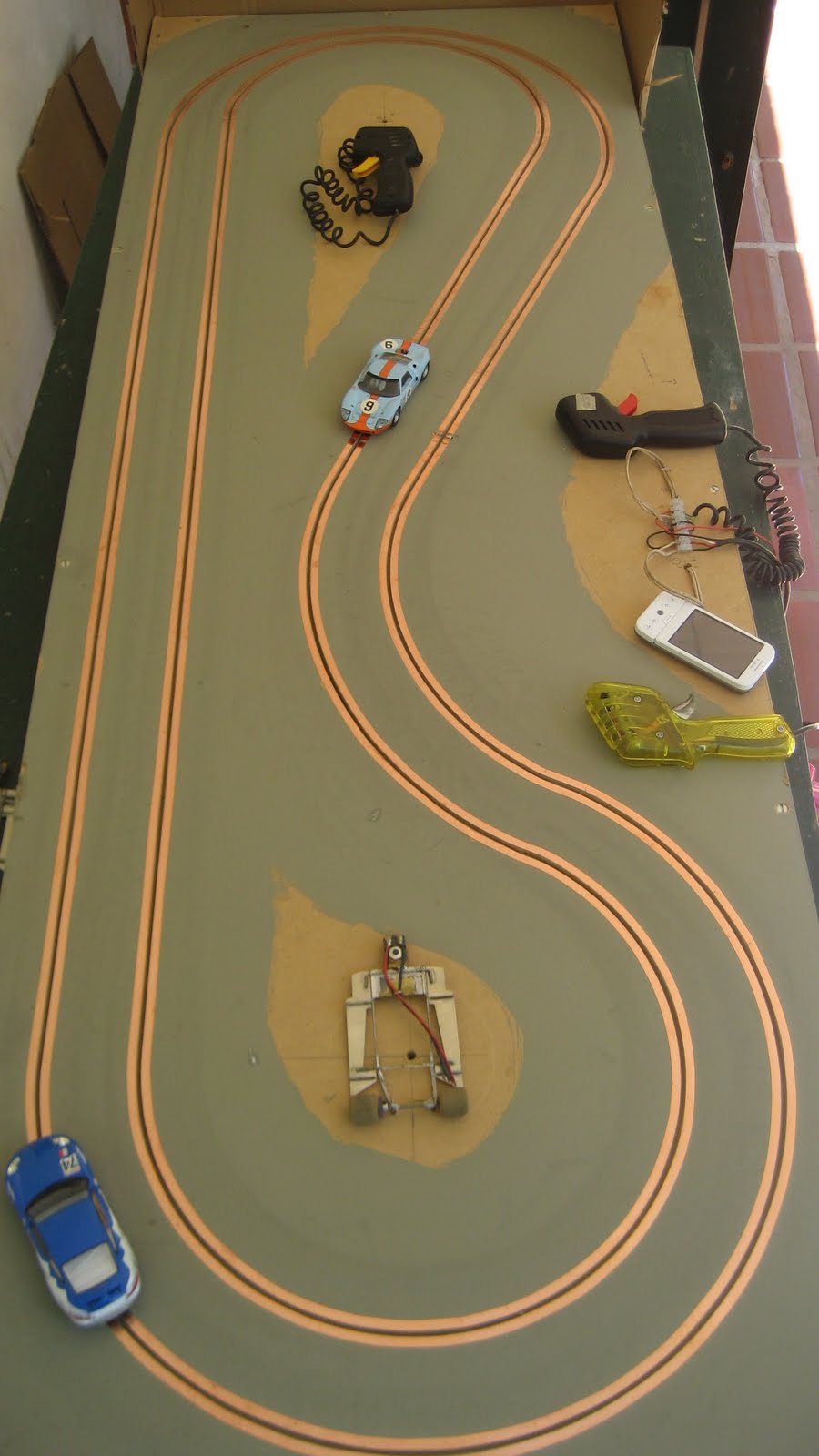 Autorama slot racing: Racing on Routed Tracks