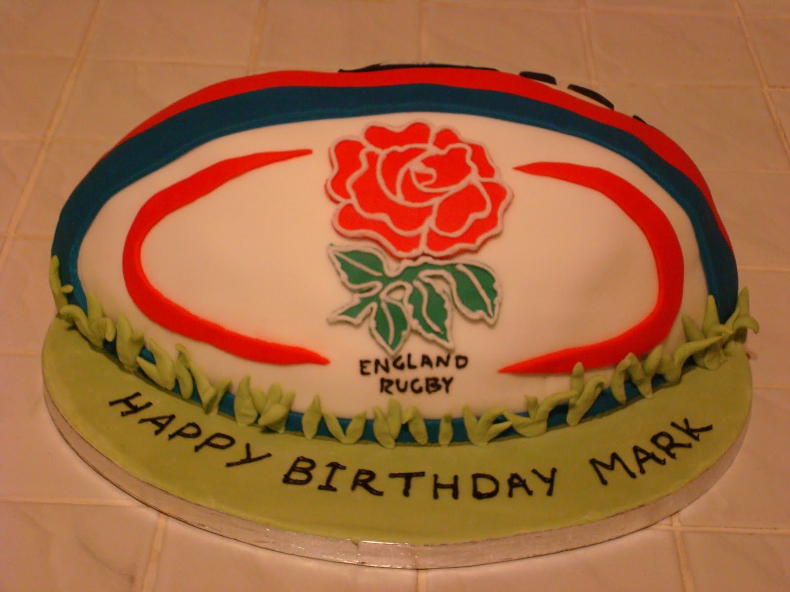 Fondant Cakes & Cupcakes: England Rugby Ball