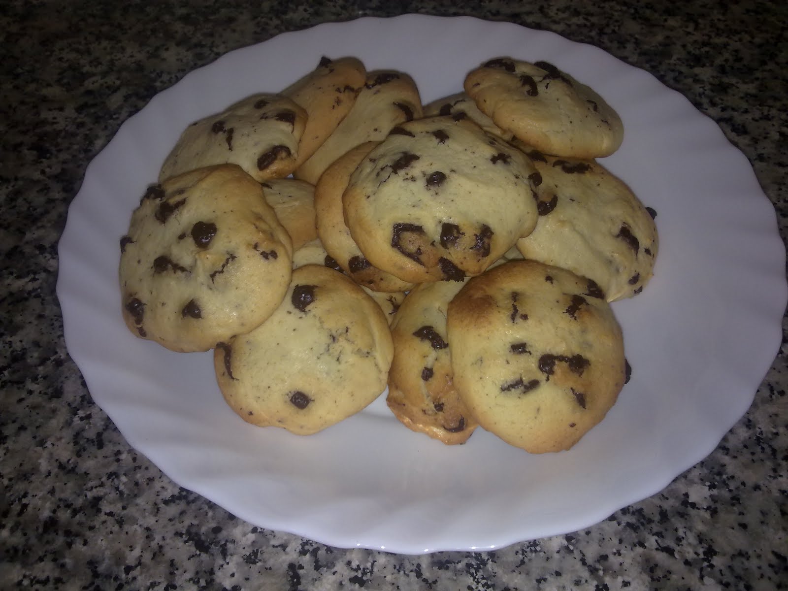 Cocina y Listo: GALLETAS CON CHISPAS DE CHOCOLATE (COOKIES DE CHOCOLATE)
