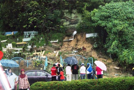 Sabahkini.net - Reveal The Truth, Prevail The Faith: KUBUR BERHALA ...