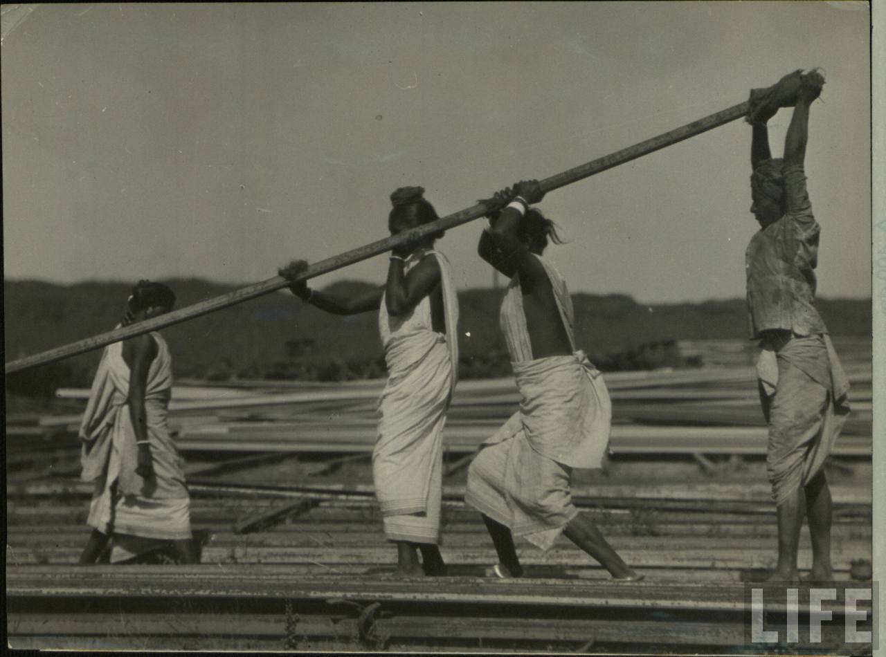 Indian Labour - One Man and Three Women - Old Indian Photos