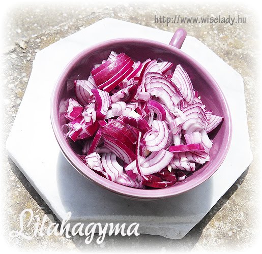 Lilahagyma saláta - Anya főztje