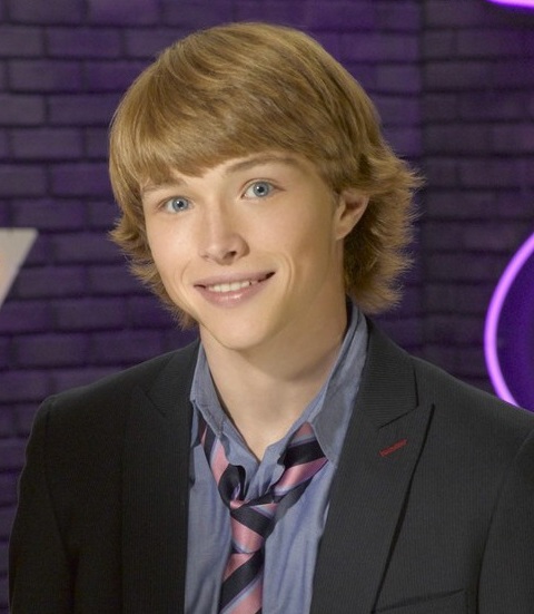 Famosos do Dia a Dia: Sterling Knight