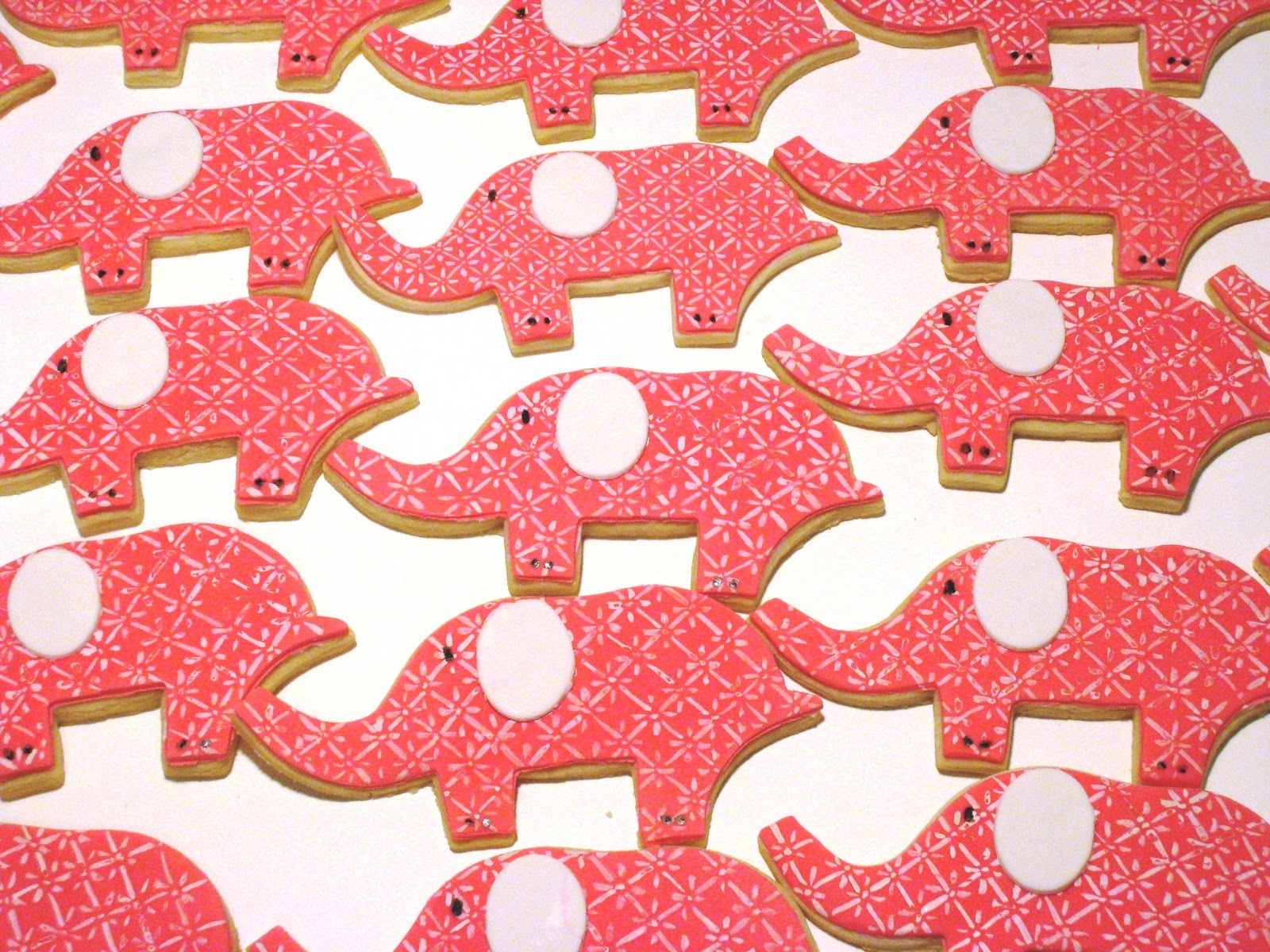 Heavenly Bites Cakes: Pink Elephant Cookies
