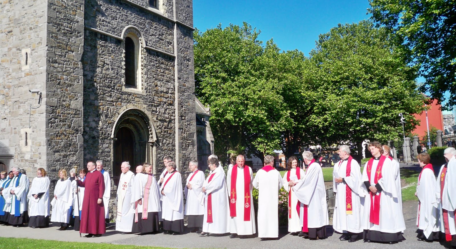 Patrick Comerford: New deacons and warm sunshine in Dublin