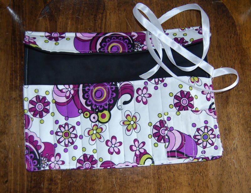 The Handmade Rainbow: Crochet Hook Roll