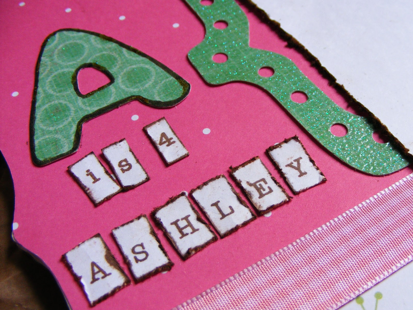 Snap & Scrap: How to Make a Super Fast Mini Scrapbook Album