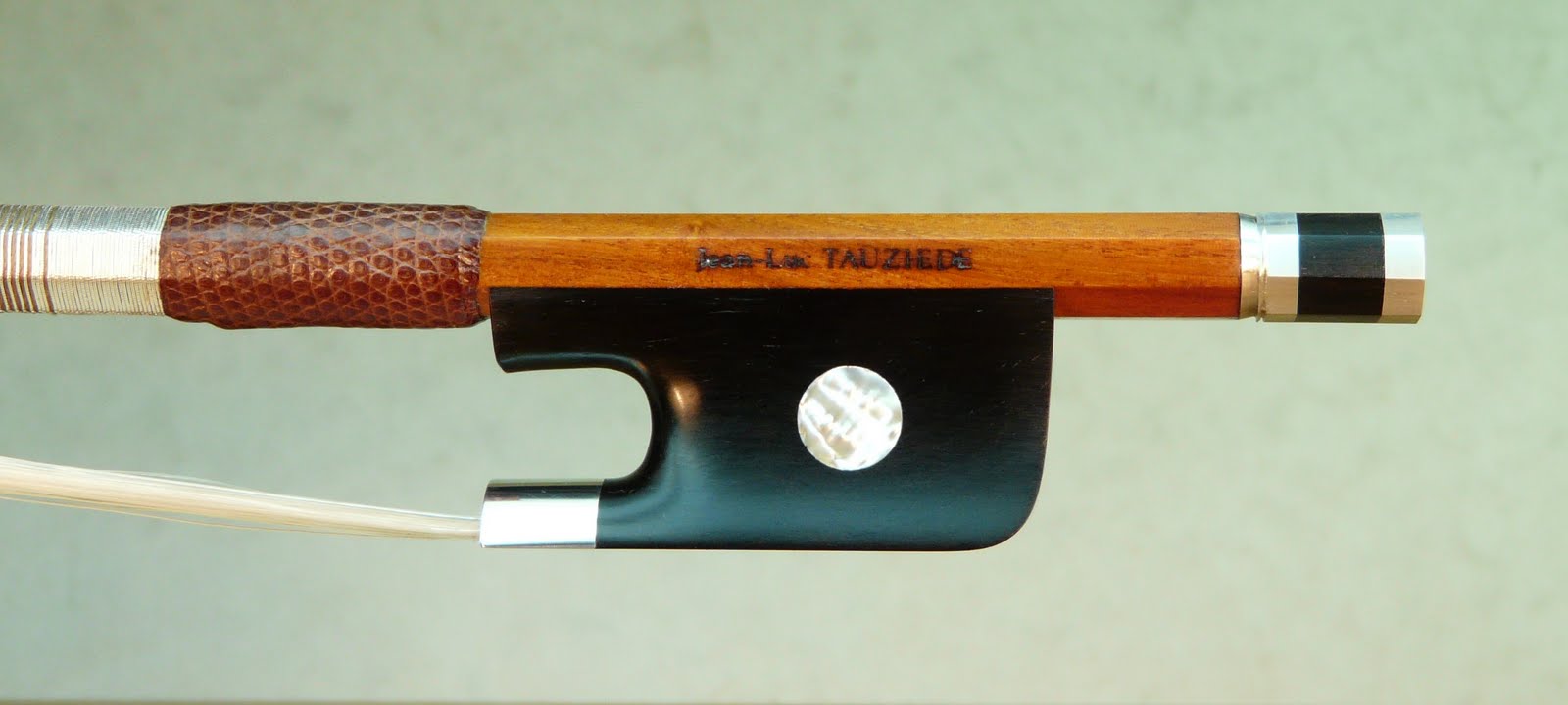 Atelier J.L.TAUZIEDE - ARCHETIER - Meilleur Ouvrier de France 2011: ARCHETS