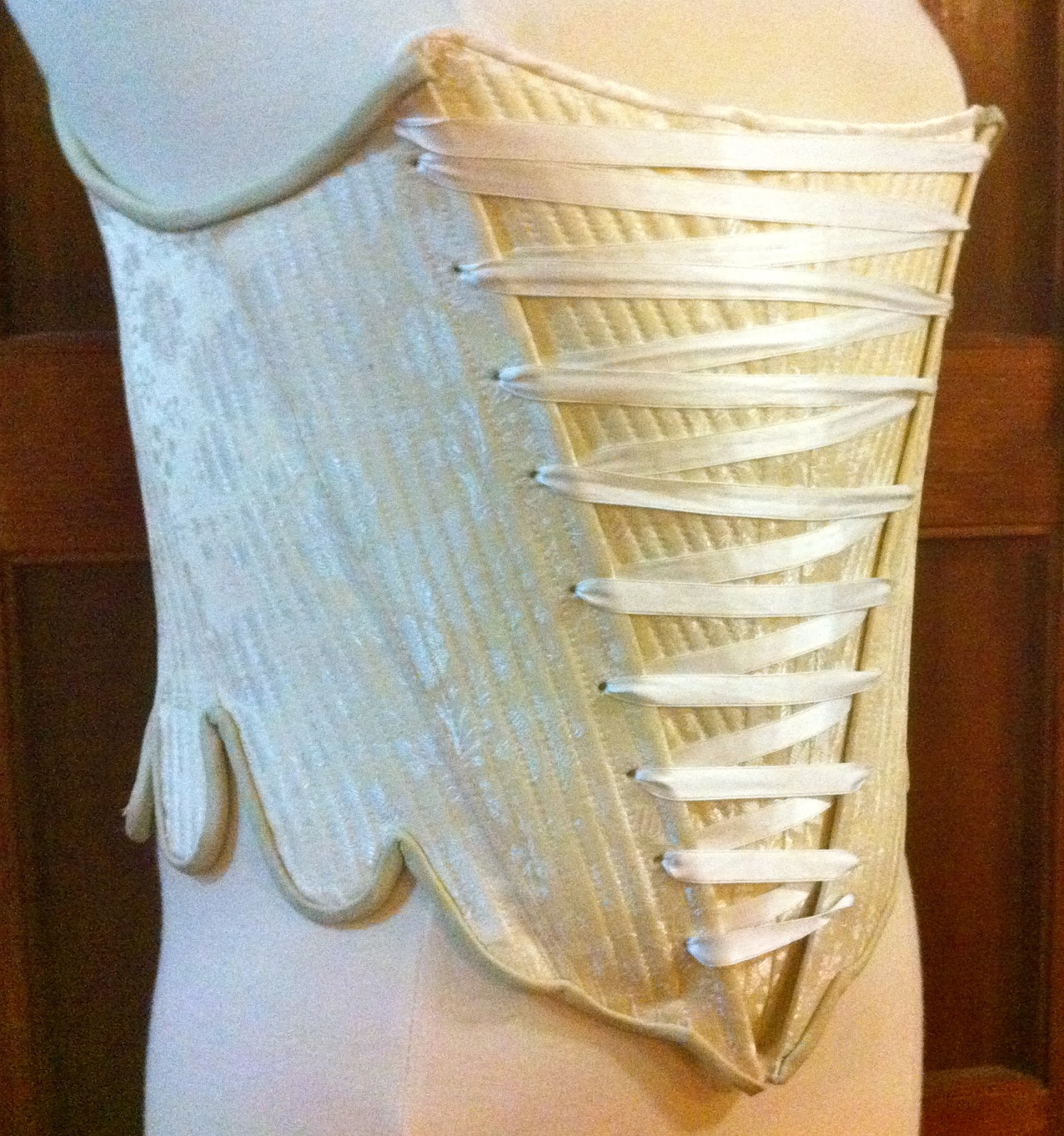 Aylwen Gardiner-Garden: Front-laced 18th Century Silk Stays [DPP]