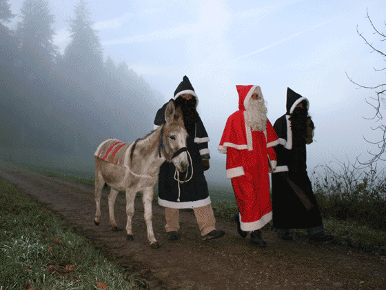 Samichlaus & Schmutzli | Expat with Kids