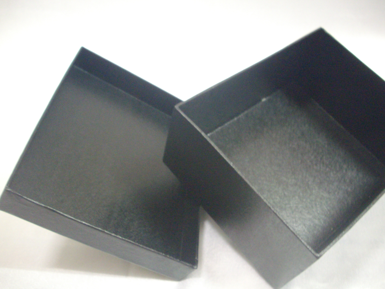Singapore Gift Boxes: A elegant black rectangle box...