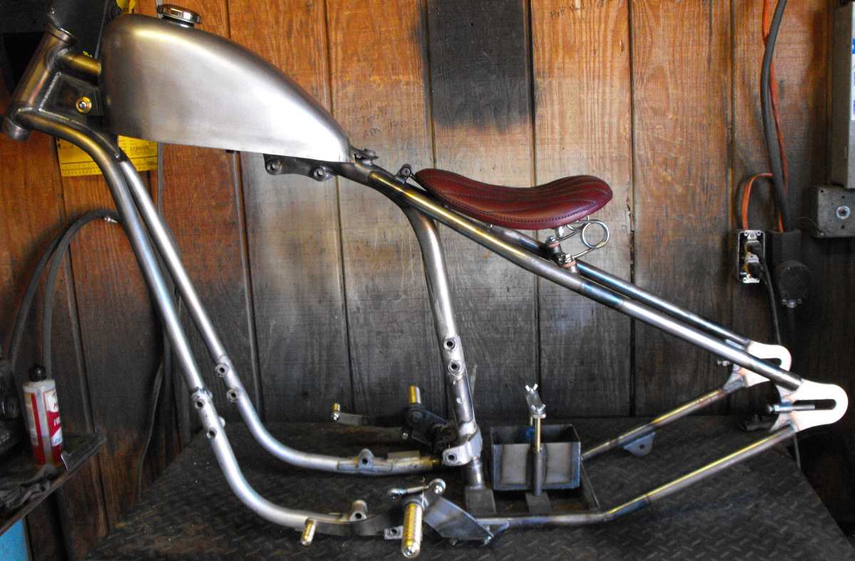 Elswick Cycles: XS650 Gooseneck Frame "Update"