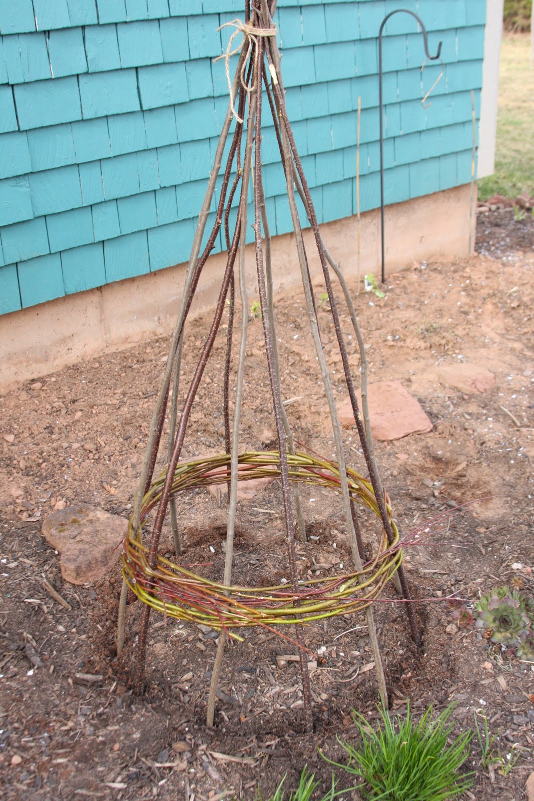 At My Mother's Knee: Homemade Garden Obelisk