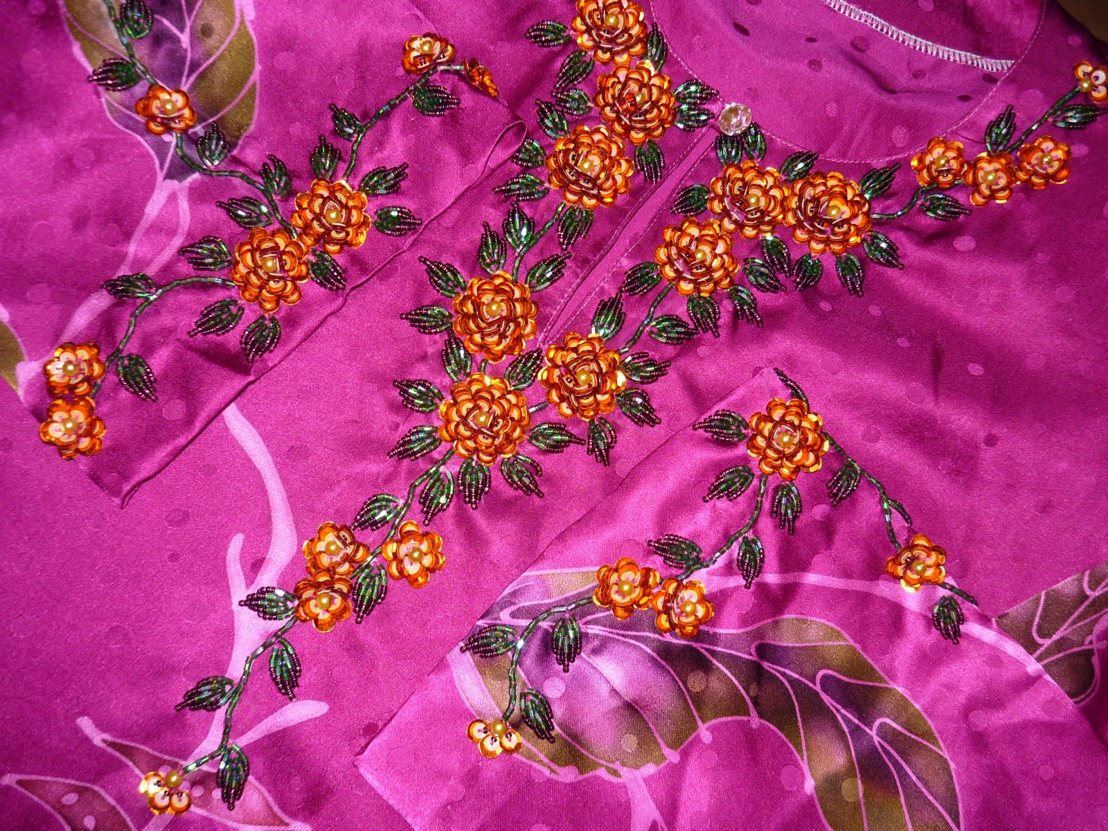 Lovely Manik ... Dazzling Beads: Batik Aiesah