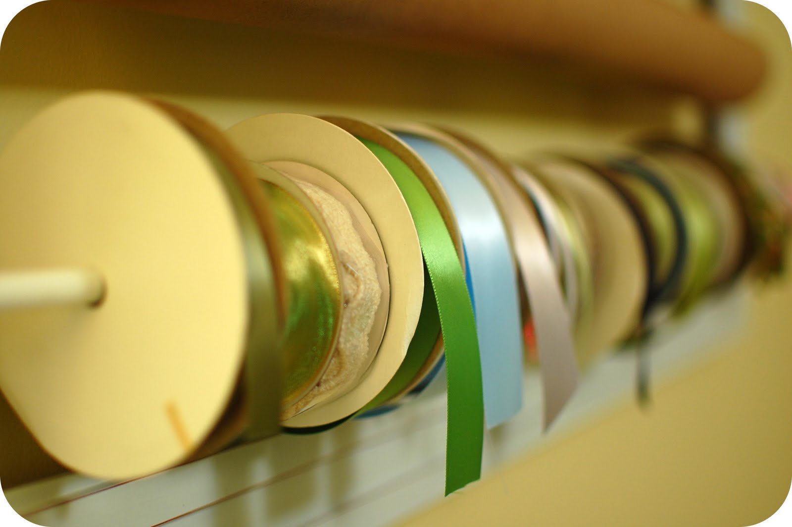 33 Shades of Green: Wrapping Paper & Ribbon Wall Rack