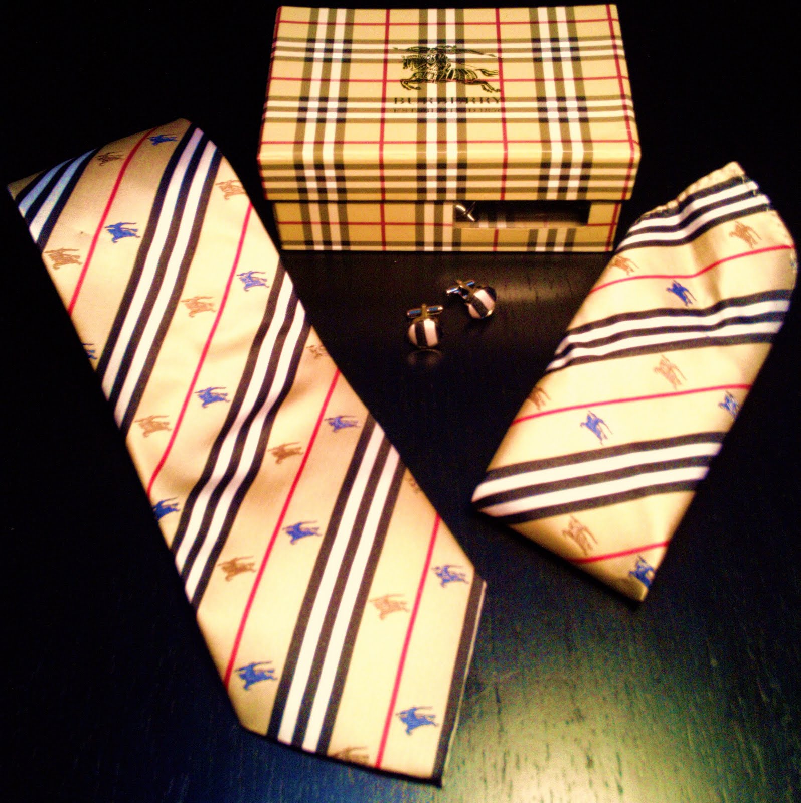 The Fabulosity Of Man's World: BURBERRY TIE