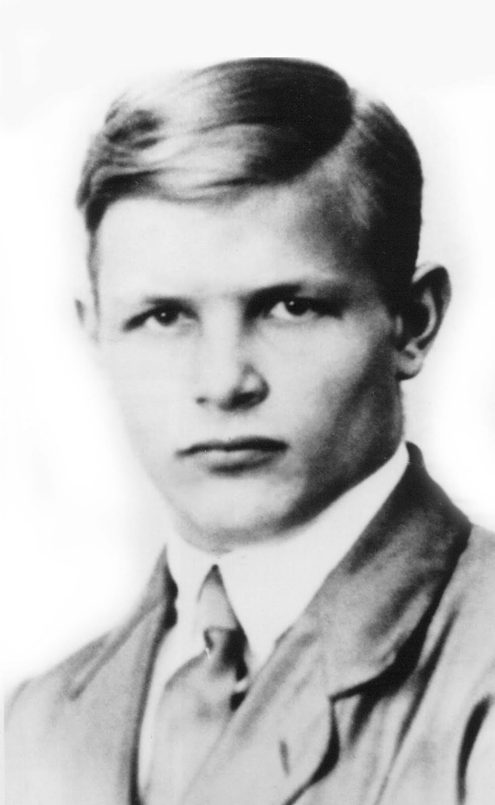 nesbit: Dietrich Bonhoeffer.