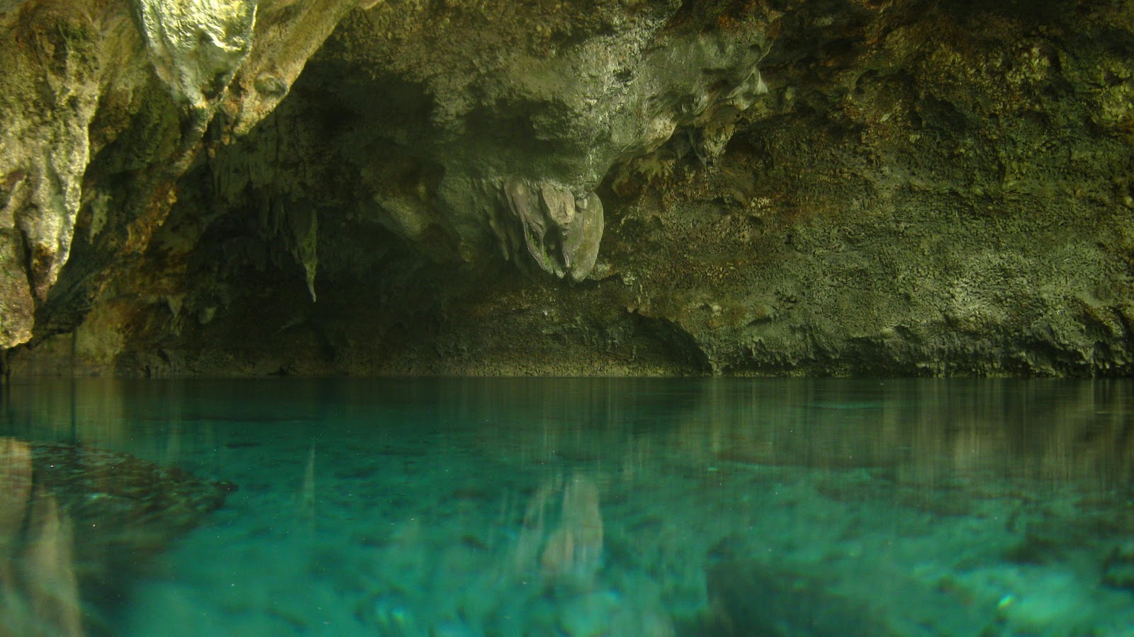 Out & Aboat...: Flamingo, the goonies cave and SW15th