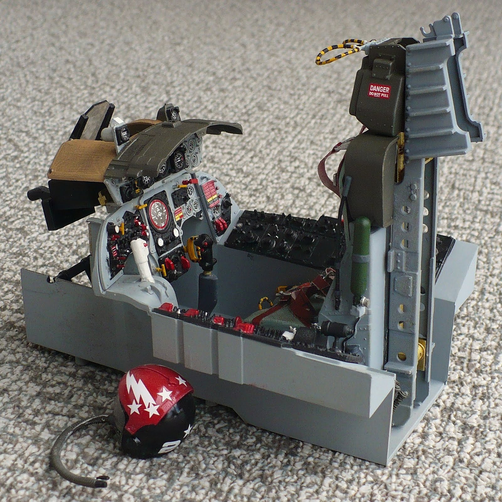 The Great Canadian Model Builders Web Page!: F 104 Cockpit