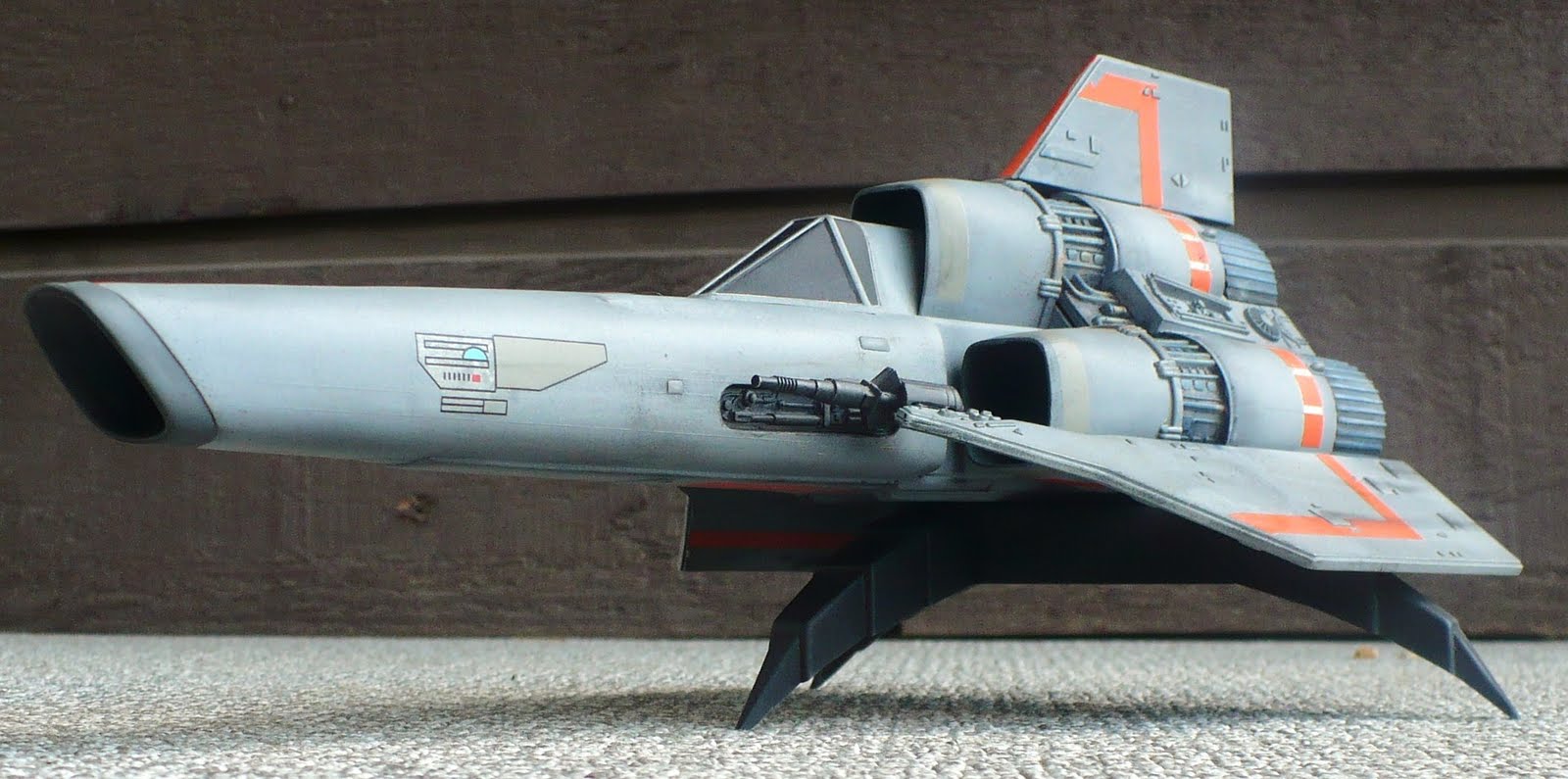 The Great Canadian Model Builders Web Page!: Colonial Viper