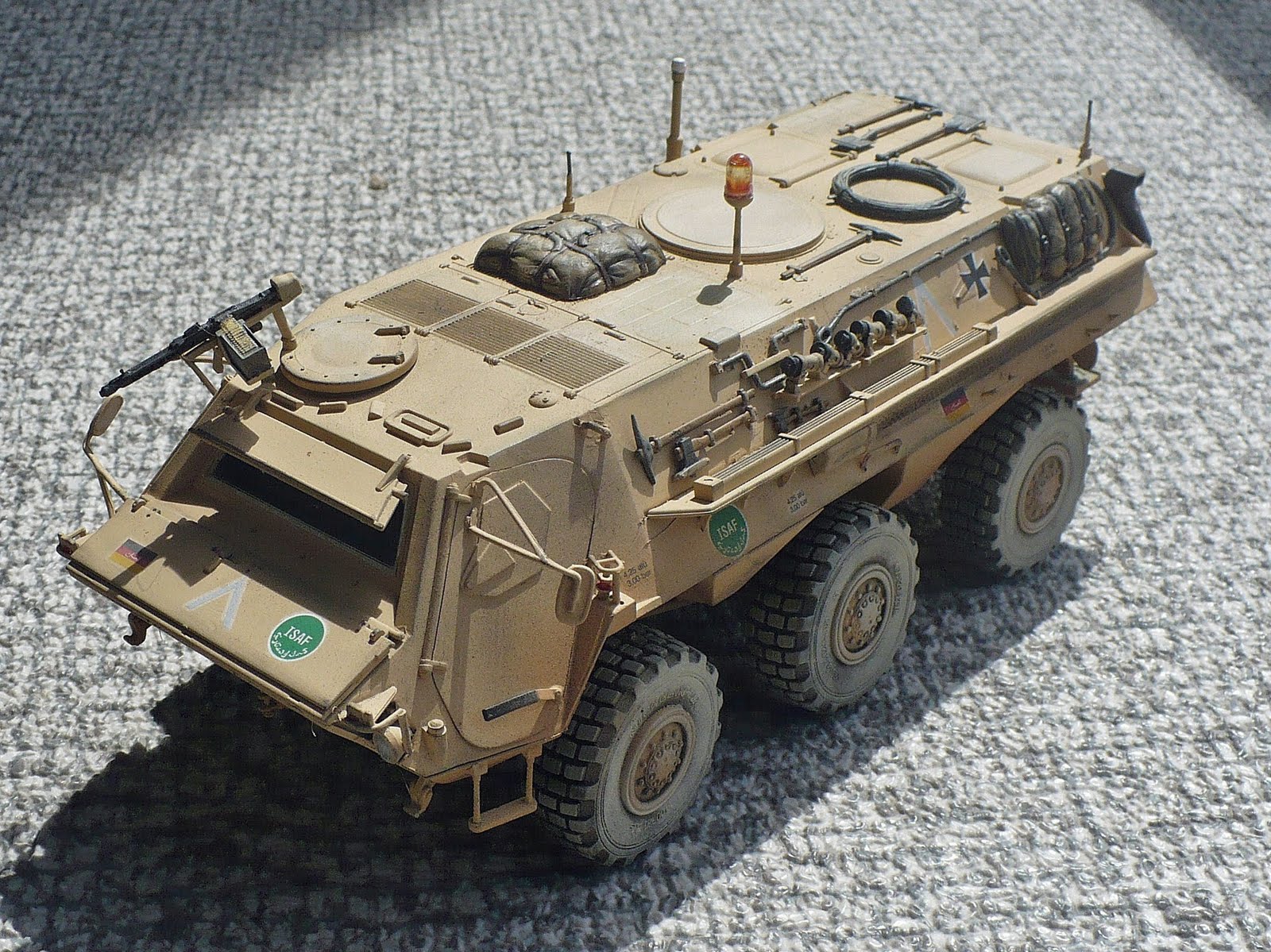 The Great Canadian Model Builders Web Page!: What the FUCHS?